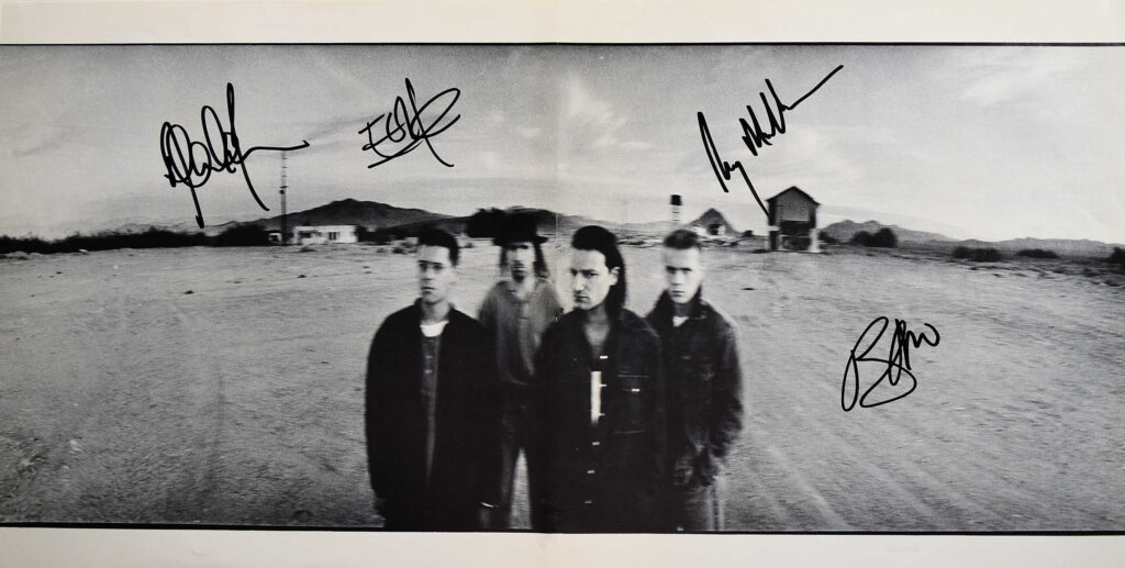 U223 x 12 InchAlbum Insert – Autographcentral